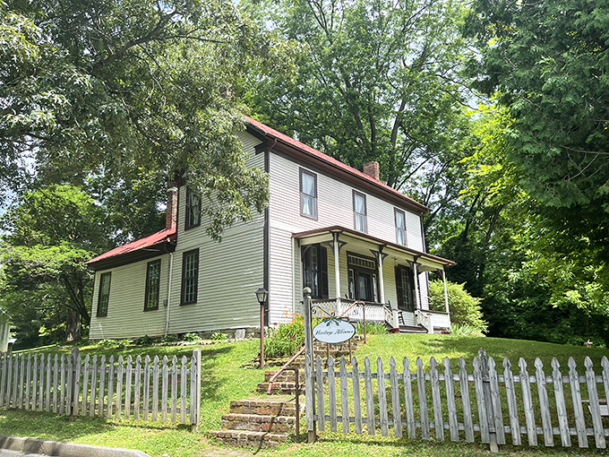 White picket fences and wraparound porches&mdash;this historic home embodies Southern hospitality before it became a marketing strategy. 