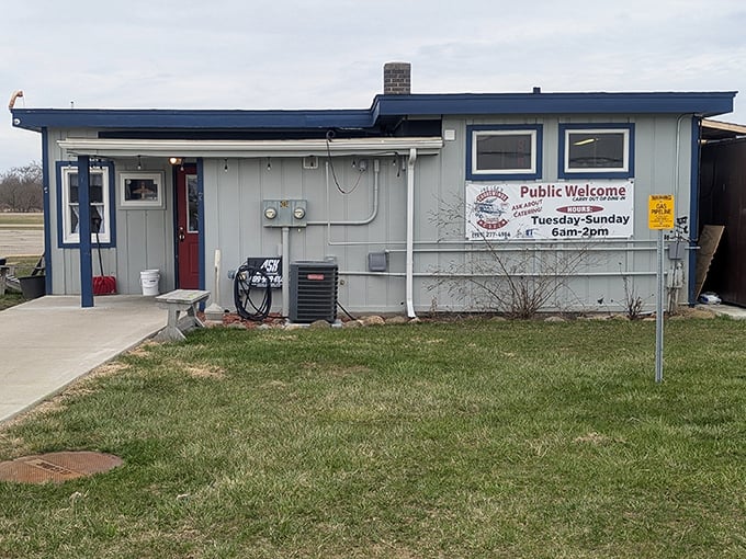 Joe-Lee's Crosswind Cafe looks unassuming, but the best small-town eateries always hide in plain sight.