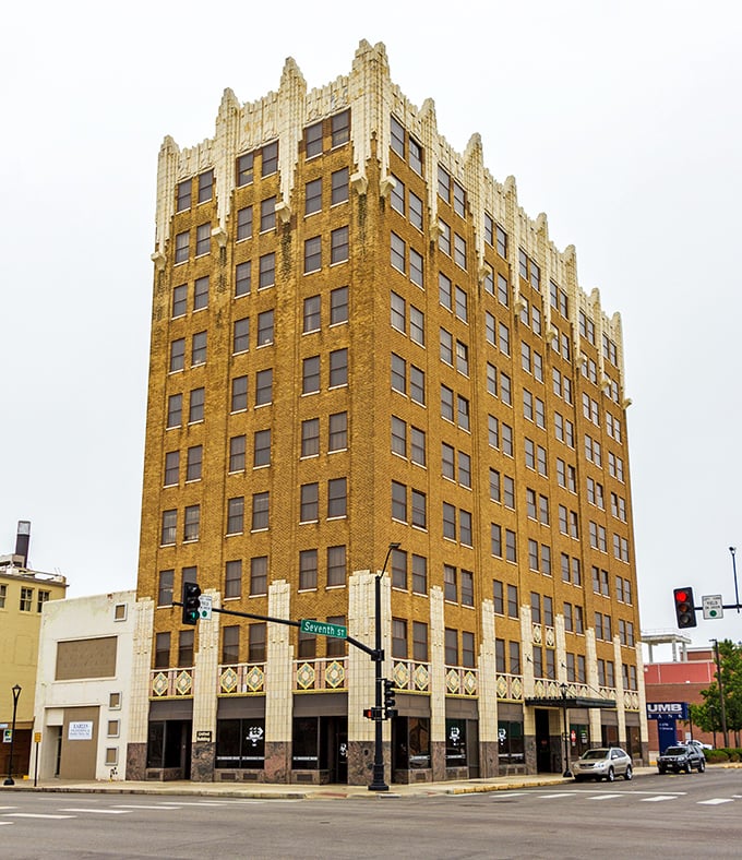 Salina's "skyscraper" might make Manhattanites chuckle, but this Art Deco gem represents genuine grandeur on the Kansas plains.
