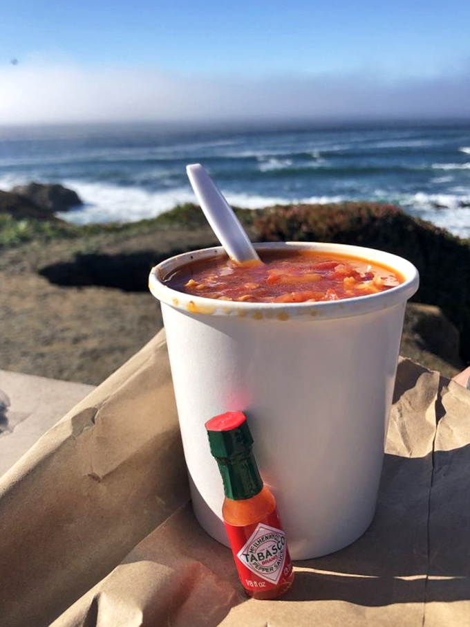 Manhattan-style chowder with a Pacific view. This tomato-based beauty proves that sometimes the "other" chowder deserves the spotlight too.