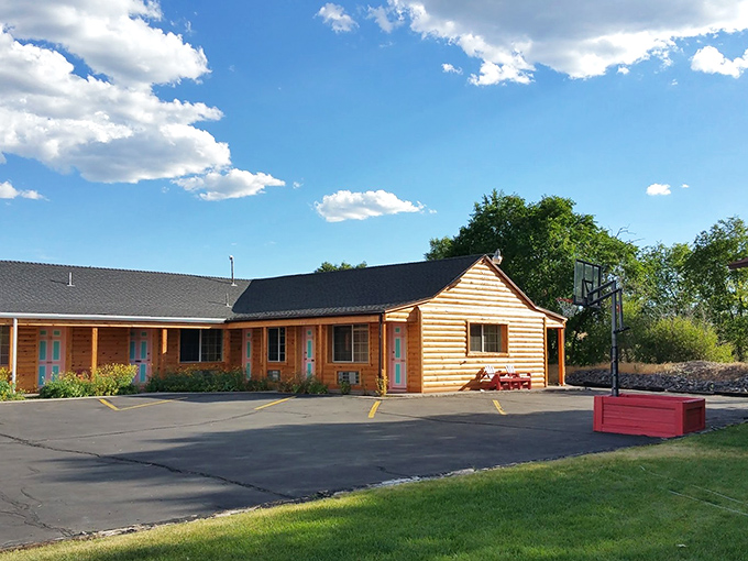 Cabin comfort meets vacation simplicity at the Marianna Inn. The basketball hoop suggests you might work off breakfast before heading to Bryce Canyon.