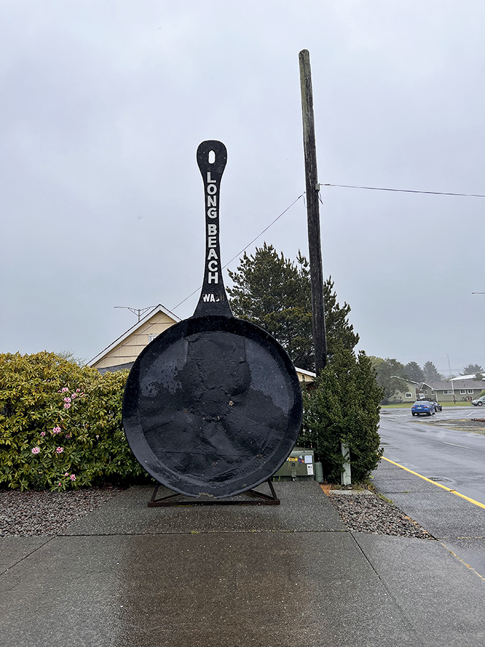 Even on drizzly Pacific Northwest days, the giant frying pan stands stoic and photogenic, its slick surface glistening with coastal moisture.