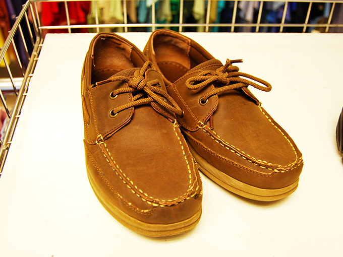 These boat shoes have sailed through one life and are ready for their next voyage. Barely worn and waiting for someone to take them on adventures for a fraction of retail price.