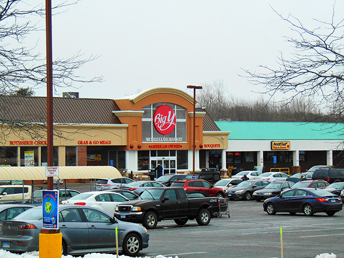 Big Y supermarket: where small-town Connecticut does its weekly shopping therapy. Less glamorous than Milan, but the parking's better.