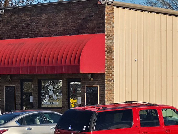 This Guy's Smoke N Grill promises barbecue that'll make vegetarians question their life choices.