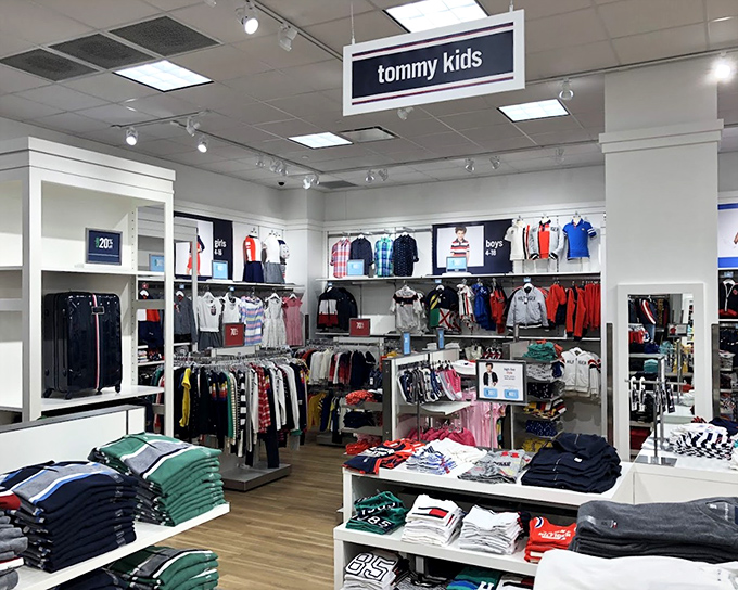 Tommy Kids displays pint-sized fashion that proves style has no minimum height requirement. Dressing the next generation of trendsetters at outlet prices.
