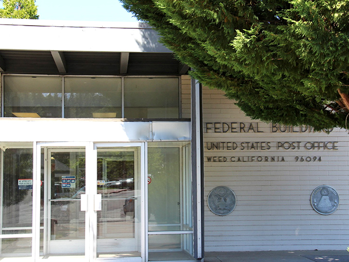 Federal building meets small-town America &ndash; where your mail comes with a side of mountain majesty.