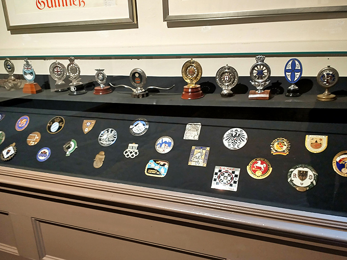 Hood ornaments: the jewelry of the automotive world. These gleaming mascots once proudly led the way for luxury cars, combining art deco style with brand identity.