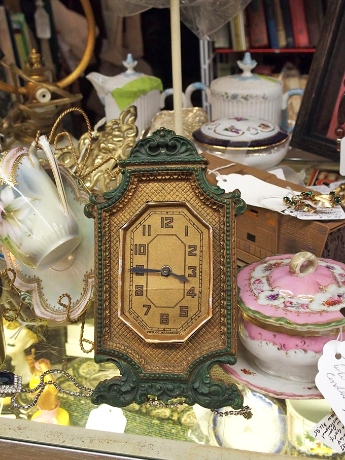 Time literally stands still in this ornate vintage clock. Art deco meets functional nostalgia in a piece that would elevate any mantel.