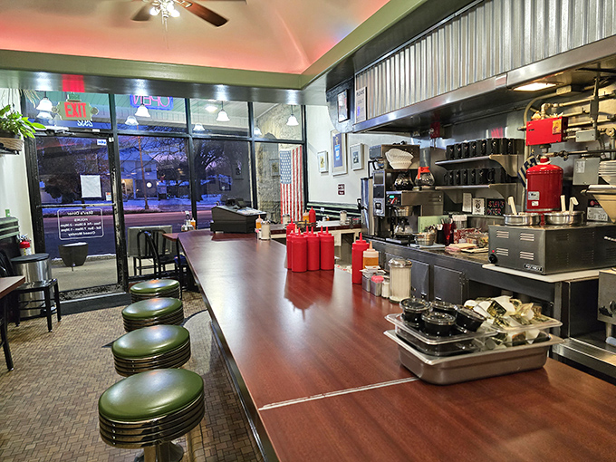 Counter seating: where solo diners become part of the Stav's family and the green vinyl stools have heard more Columbus stories than a local historian.