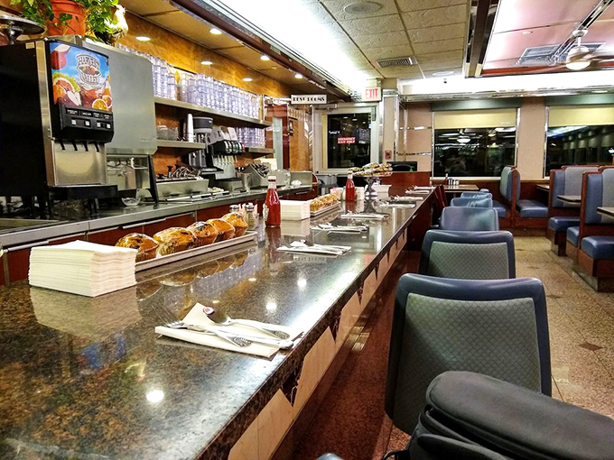 Counter seats: front-row tickets to the greatest show on earth&mdash;breakfast being made. Watch the short-order ballet unfold before your eyes.