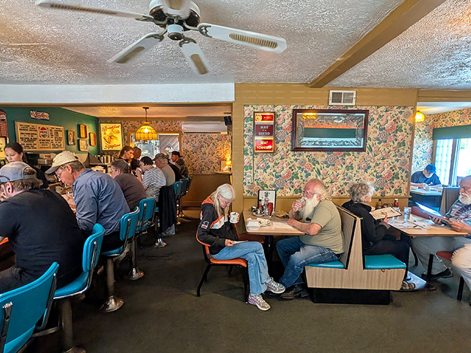 The dining room hums with conversation and clinking silverware—a symphony of satisfaction conducted by hungry patrons and attentive servers.