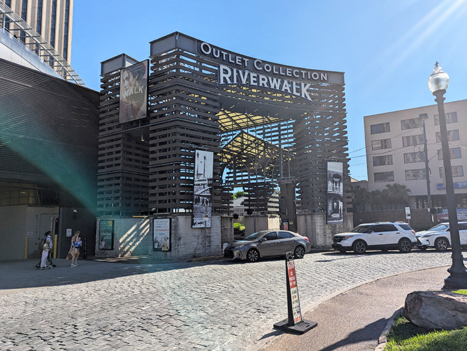 The modern entrance design says "We're not just any outlet mall" with its architectural confidence. Those cobblestones add a touch of old-world charm to discount shopping.