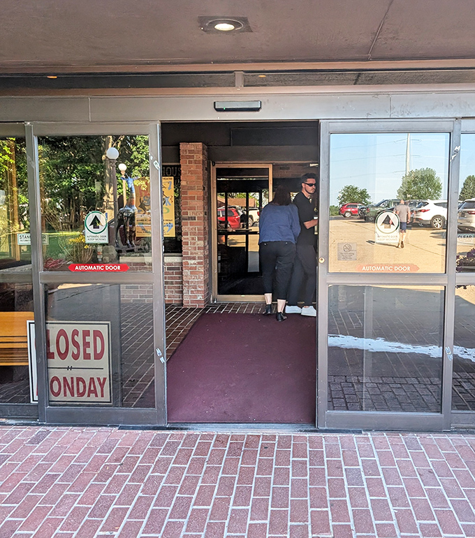 The entrance says it all &ndash; no velvet ropes or valet parking, just a straightforward welcome to a place where the food speaks for itself.