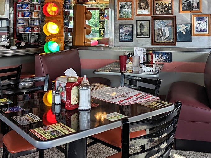 A working traffic light inside the diner&mdash;because navigating the menu's delicious options requires its own traffic control system.