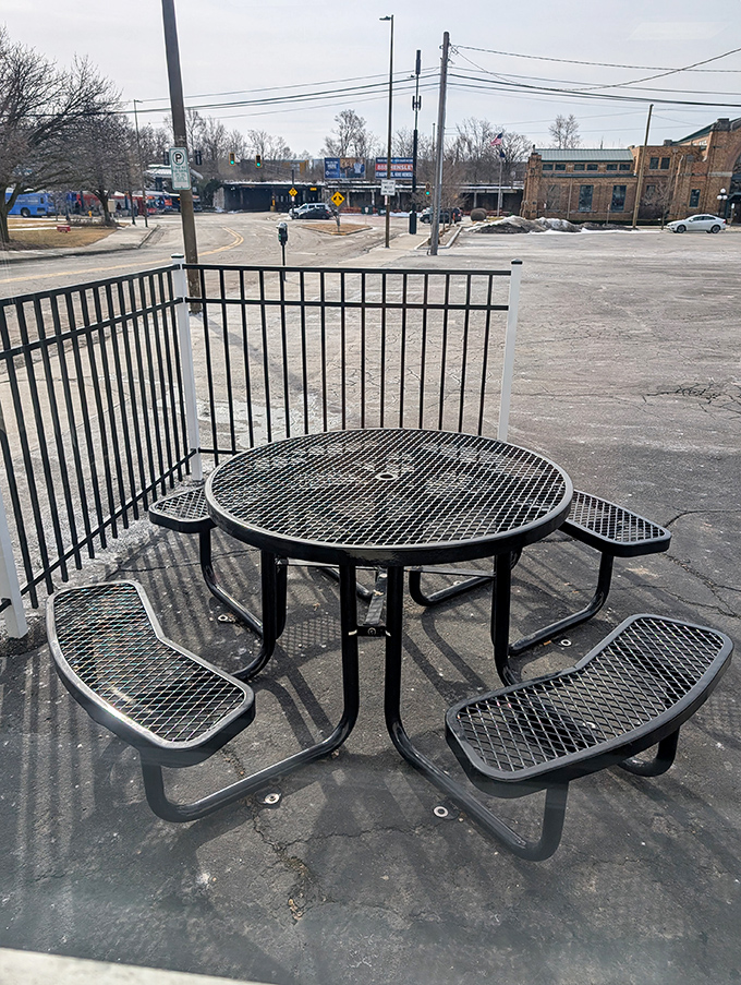 Al fresco dining, Powers-style. Sometimes the best seasoning is a little fresh air and people-watching with your burger.