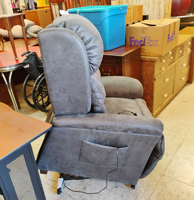 This recliner has "nap champion" written all over it. Just add remote control and prepare for the best Sunday afternoon ever.