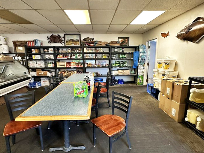 Simple tables in an unpretentious space where the only thing that matters is what's on your plate, not what's on the walls. 