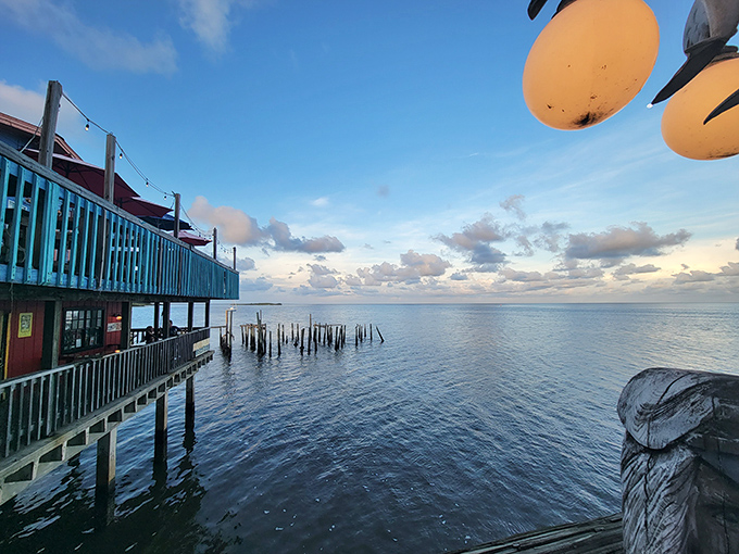 A view that makes you wonder why you ever eat indoors. The Gulf of Mexico doesn't just provide the seafood&mdash;it provides the backdrop.