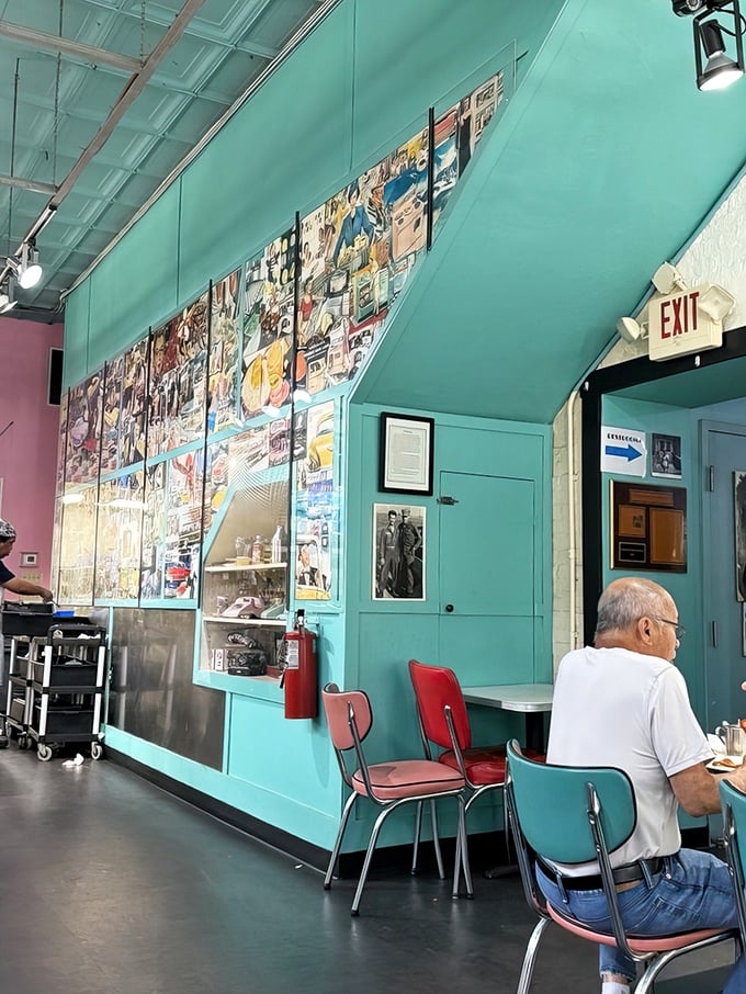 The wall of memories tells stories between bites. Those photographs have witnessed countless first dates, family reunions, and "I can't believe I ate the whole thing" moments.