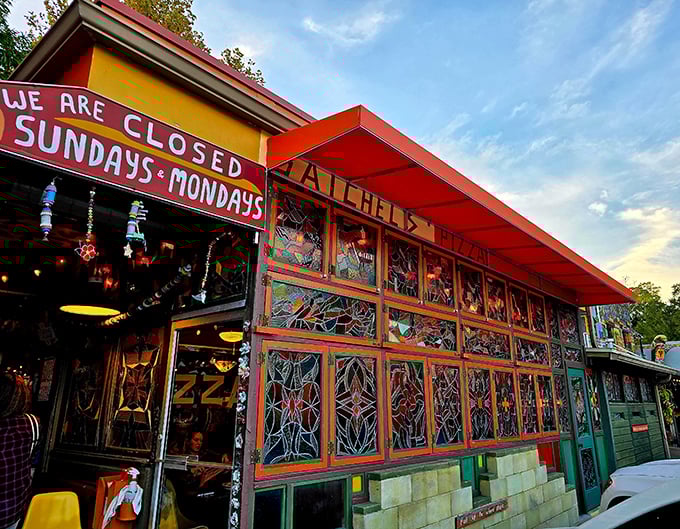 Satchel's looks like it belongs in a fairy tale, not a strip mall. That "CLOSED SUNDAYS&bull;MONDAYS" sign is the only sad thing about this place.