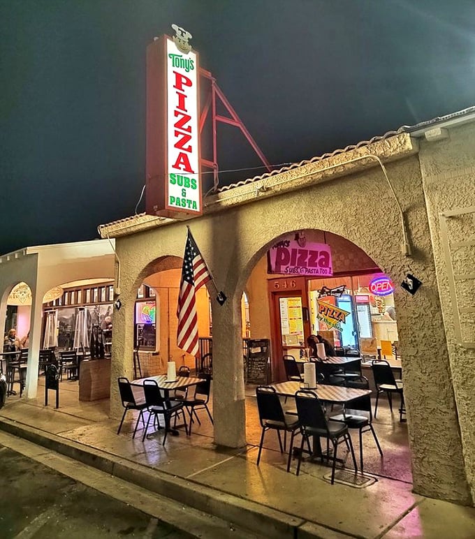 As Boulder City's sun sets, Tony's outdoor tables become the perfect spot for pizza and conversation.