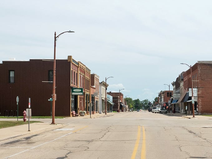 Fulton's Main Street keeps things refreshingly simple, where brick buildings and wide sidewalks welcome unhurried afternoon strolls.