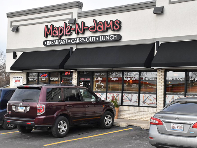 Clean lines and clear purpose&mdash;Maple N Jams doesn't mess around when it comes to morning meals. The parking lot is full for good reason.