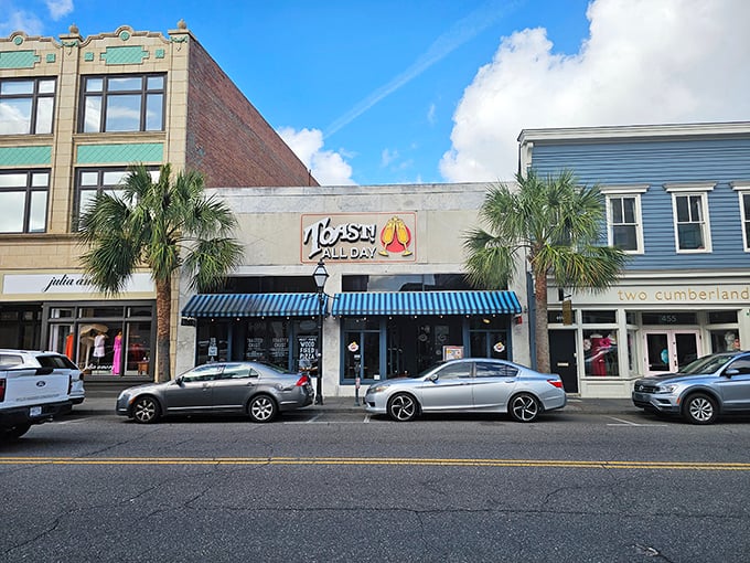 Toast! All Day: Prime King Street real estate for prime breakfast creations. Where historic Charleston architecture meets modern morning cravings.