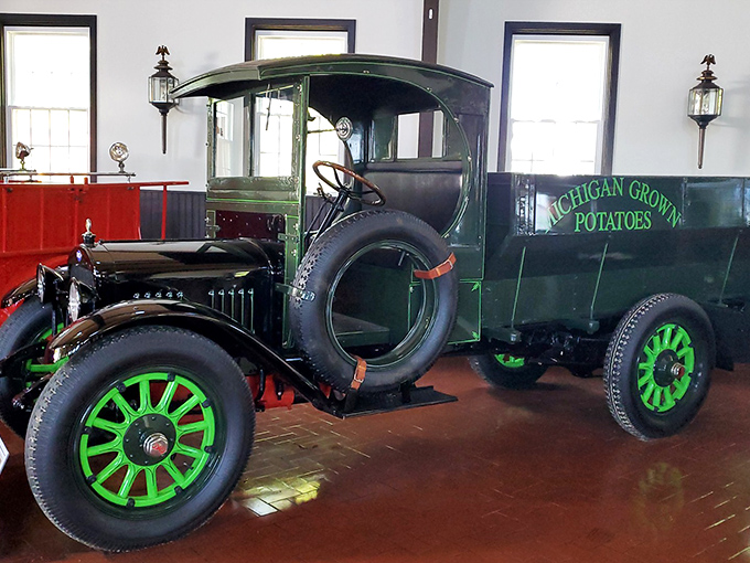 This Michigan potato truck reminds us that even work vehicles deserved respect and proper styling.