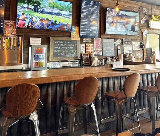 The bar at Badlands isn't trying to impress anyone, and that's precisely why it does. Rustic wood, sports on TV, and cold beer &ndash; the holy trinity of barbecue companionship.