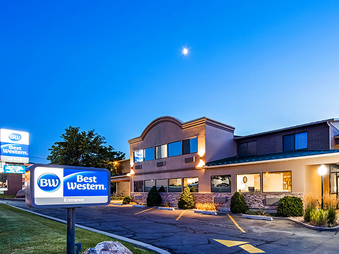 The Best Western offers weary travelers a comfortable night's rest before continuing their Utah adventures or business in nearby Salt Lake City.