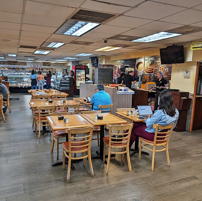 Where laptops meet lox and business meetings happen over blintzes &ndash; the dining area welcomes all with no-nonsense charm. 