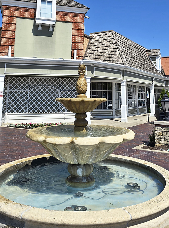 This fountain doesn't just recirculate water &ndash; it recirculates shopping energy, hypnotizing weary shoppers into thinking, "Just one more store..."