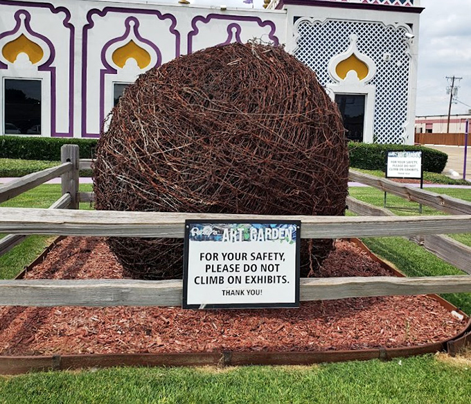 This isn't your grandmother's ball of yarn &ndash; unless grandma was extraordinarily ambitious. The giant barbed wire sculpture gives new meaning to "don't touch."