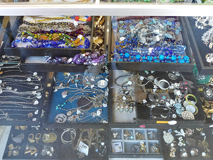 Treasure hunters, take note! This jewelry display offers the thrill of discovery without requiring a metal detector or wet suit.