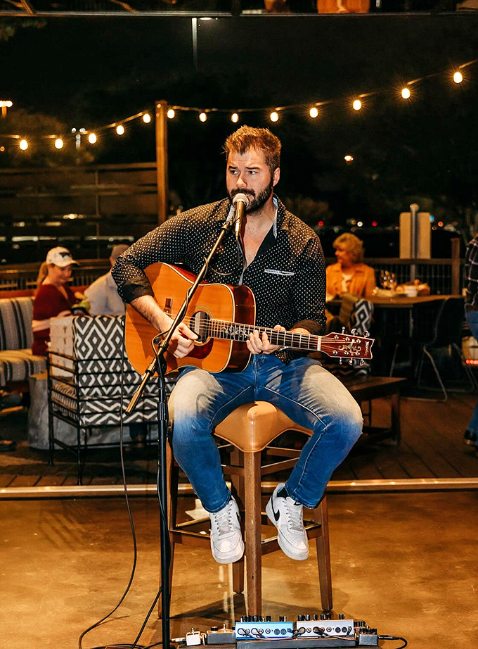 Live acoustic music on the patio adds the perfect soundtrack to your meal under twinkling string lights above.