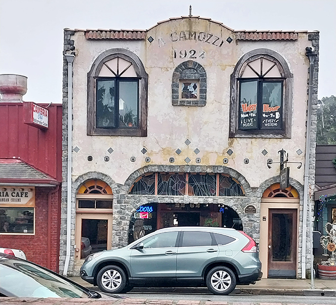 Mozzi's Saloon has been serving liquid courage since 1924. If these walls could talk, they'd probably need to be censored.