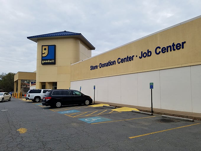 The parking area fills quickly on sale days. Early birds don't just get worms here&mdash;they get designer labels at bargain basement prices.
