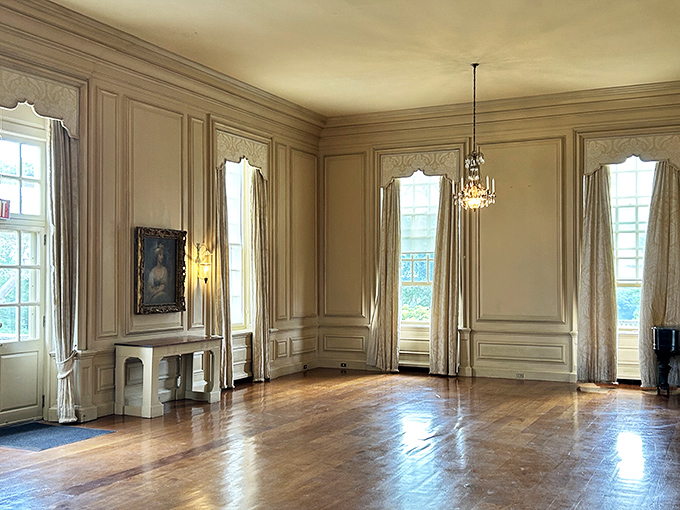 A room so elegantly proportioned that your furniture at home will develop an inferiority complex just hearing about it.