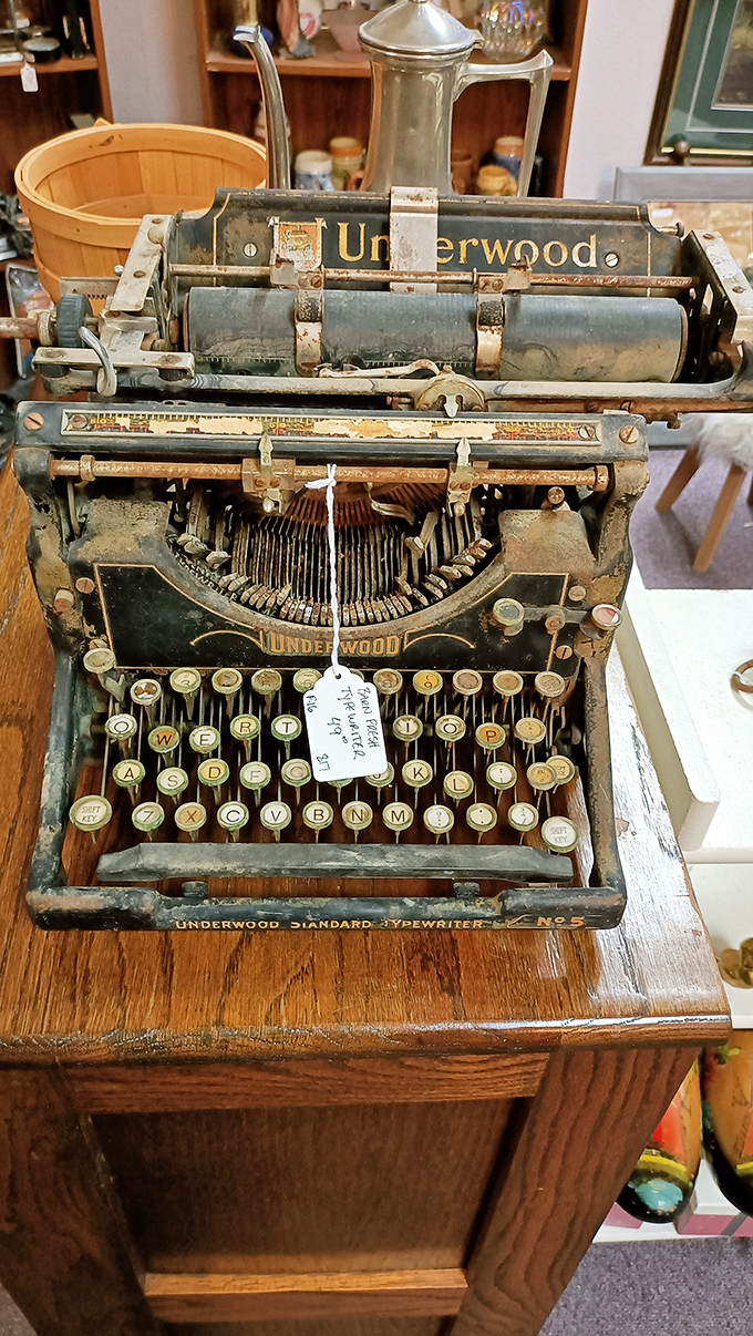 This Underwood typewriter has probably written love letters, grocery lists, and maybe the Great American Novel. The stories it could tell!