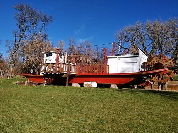 History you can touch &ndash; the Sioux Ferry replica stands as a colorful reminder of river crossings before bridges made things easy.