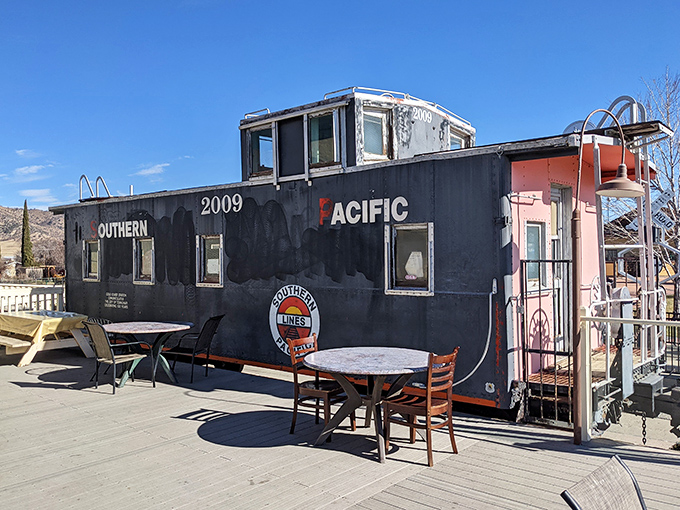 This Southern Pacific caboose reminds us of when "working from home" meant something entirely different for railroad workers. 