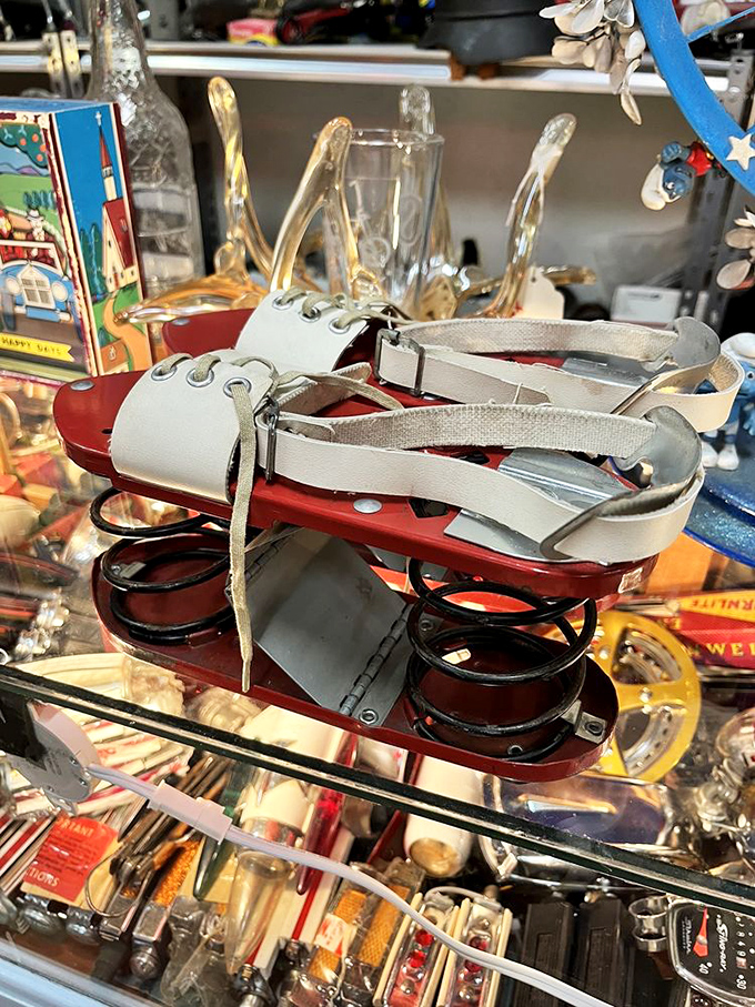 These spring shoes aren't for the faint of heart &ndash; the original "bouncy sneakers" that promised higher jumps long before Air Jordans.