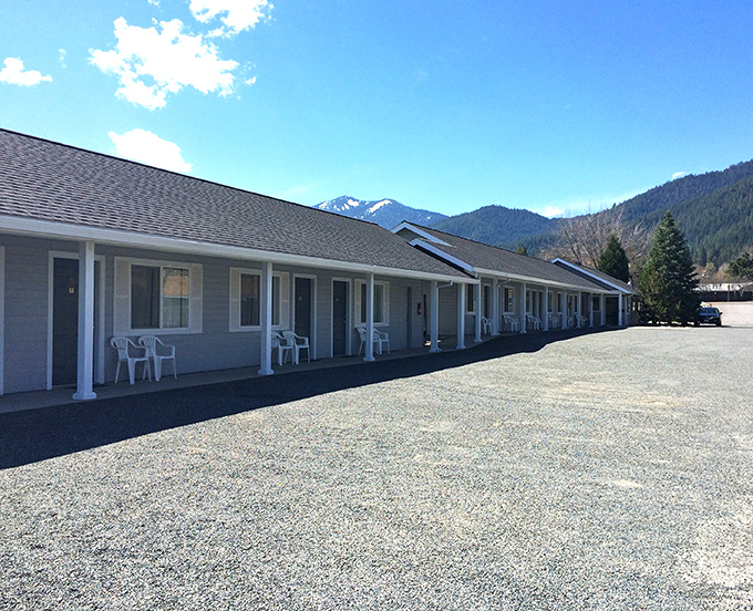 The Etna Motel offers mountain views with every reasonable rate&mdash;no resort fees, just clean sheets and spectacular scenery.