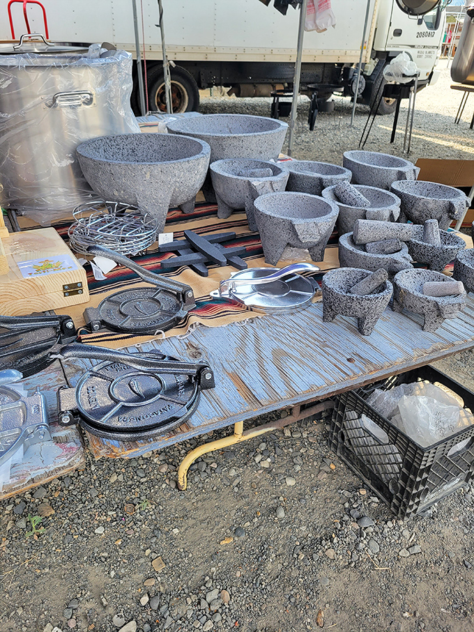 Kitchen tools with history! These volcanic stone molcajetes have been grinding spices and making perfect guacamole since before blenders were a thing.