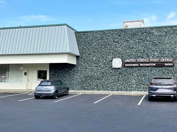 Even the Post Office got the memo about Snohomish's stone aesthetic, turning mundane mail pickup into a textural experience.