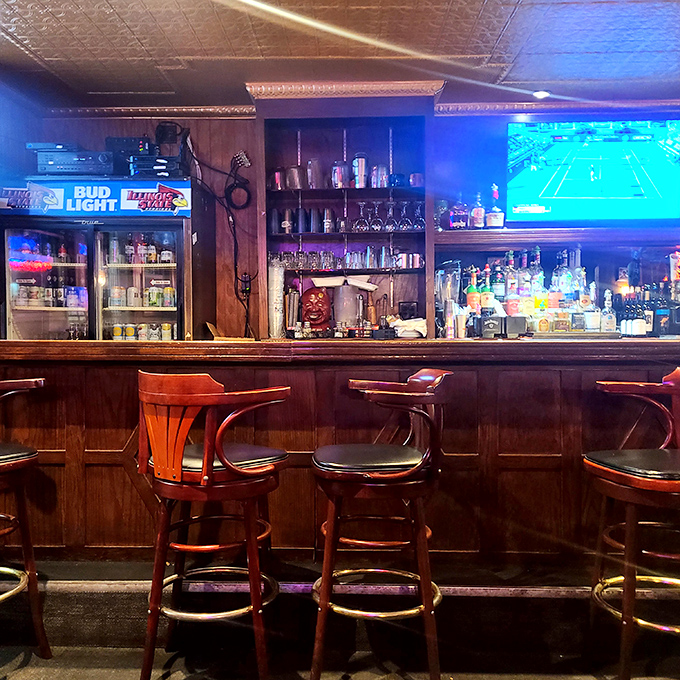 The bar area offers respite and liquid courage for those about to embark on their tenderloin adventure.