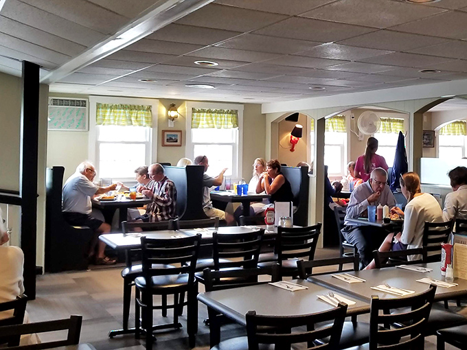 Booths filled with families and friends – the kind of place where memories are made between bites of perfectly fried seafood.