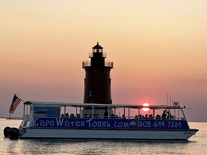 Boat tours circle the lighthouse like paparazzi around a celebrity, except this star never tires of posing for photos.